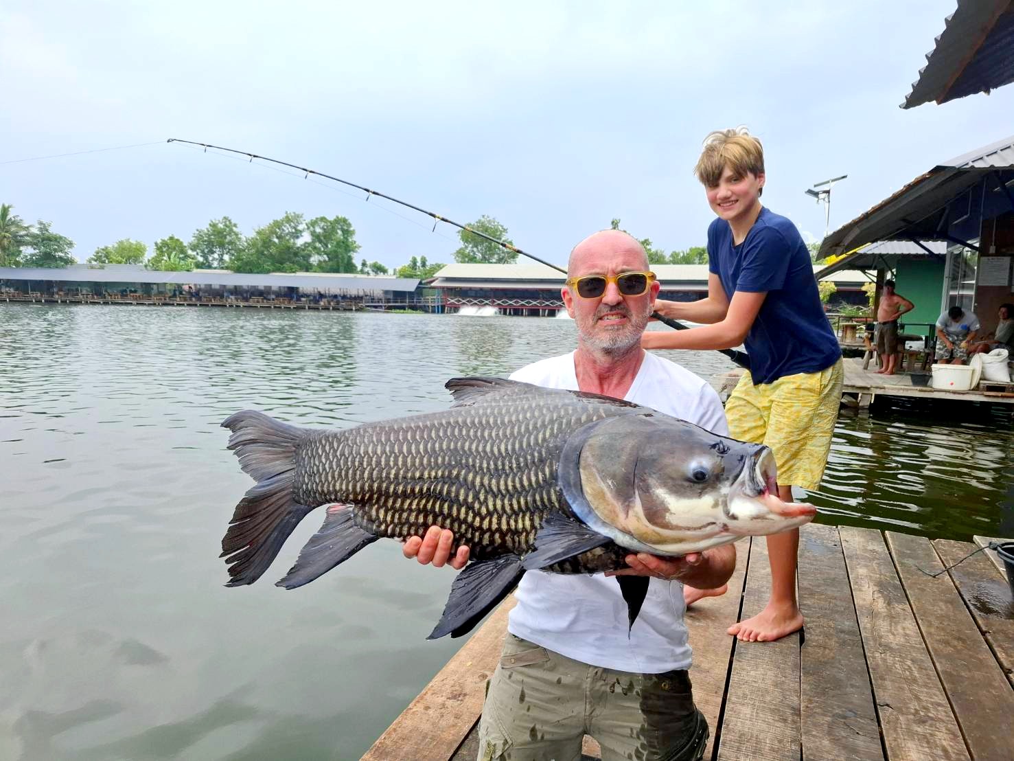Family Fishing in Bangkok